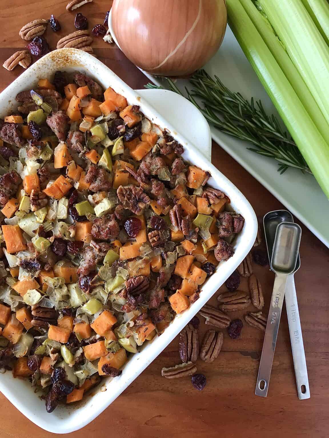 Paleo Stuffing with Sausage, Sweet Potato and Apple (gluten-free, dairy ...